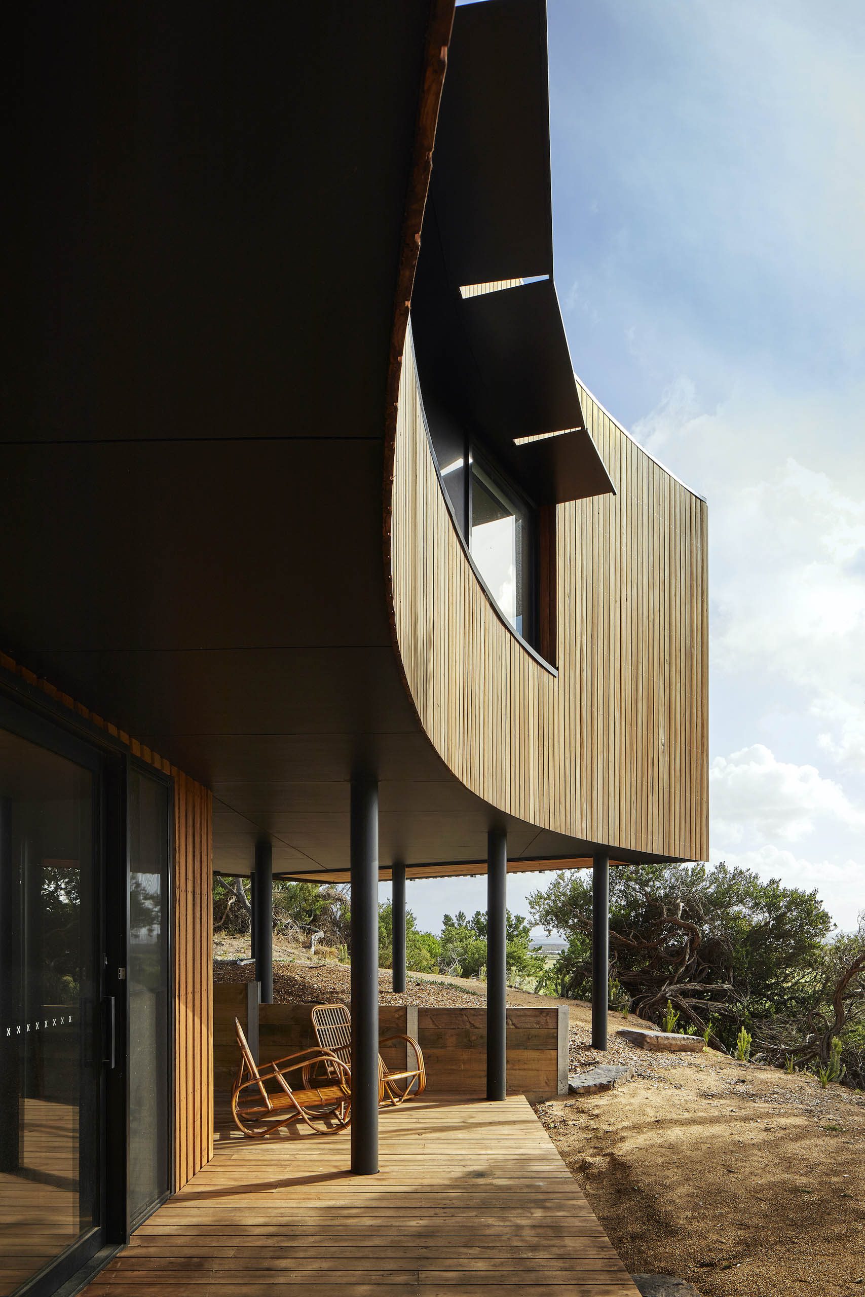 Hide House in Venus Bay - MRTN Architects