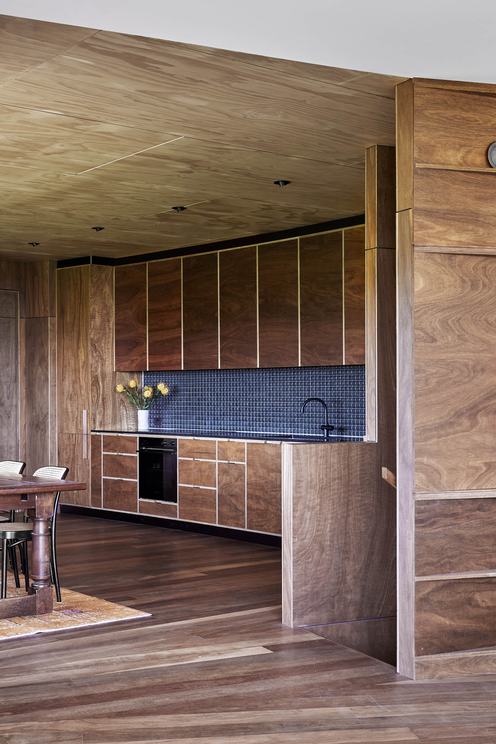 Hide House in Venus Bay - MRTN Architects